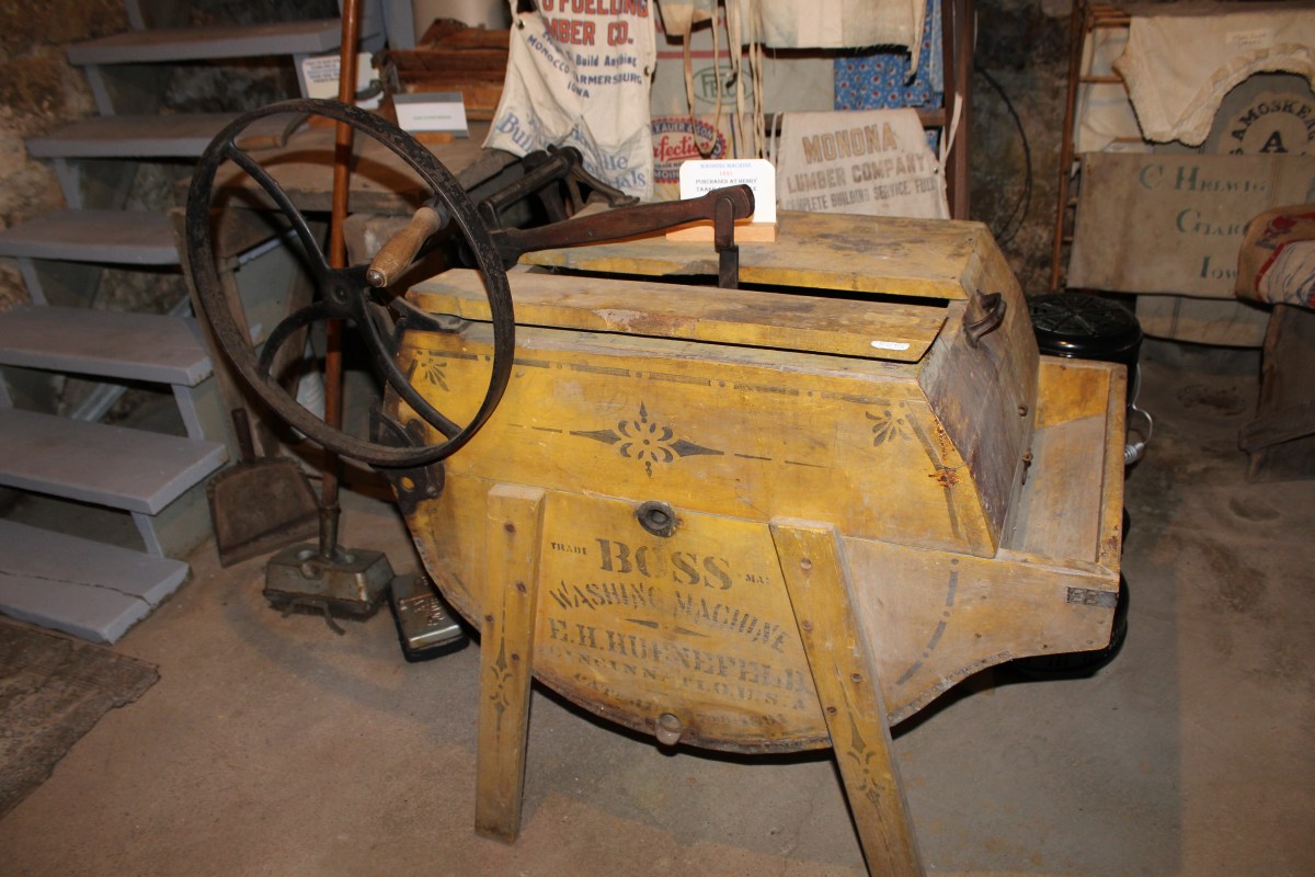 Very Old Hand Crank Washing Machine – Monona Historical Museum